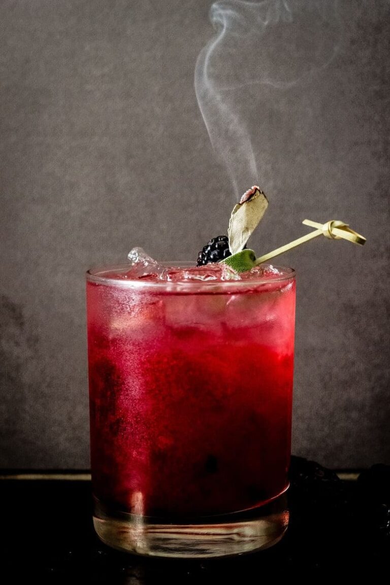13 Wickedly Delightful Gothic Cocktail Recipes - Twisted Pixies
