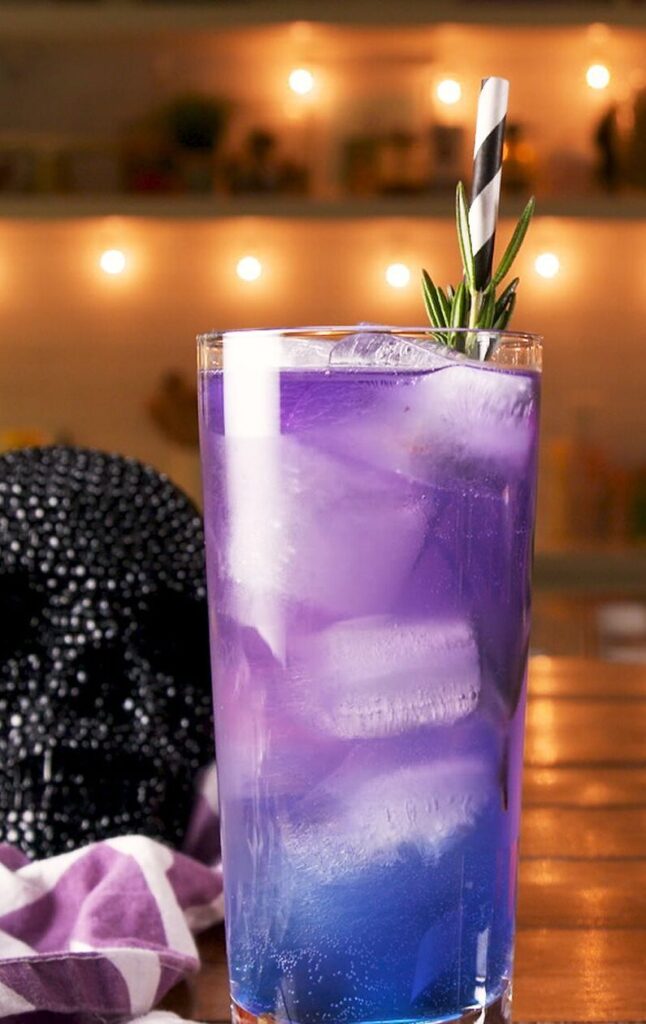 13 Wickedly Delightful Gothic Cocktail Recipes - Twisted Pixies